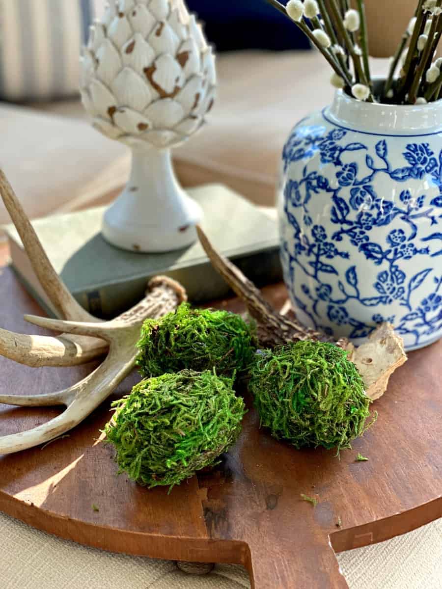 DIY Moss Covered Easter Eggs · Chatfield Court